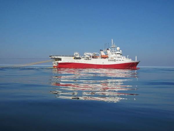 Shearwater Wins Tyra Shoot