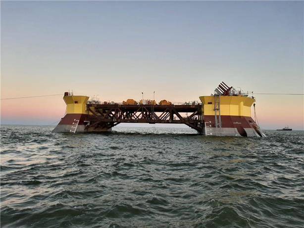 Gallery: Lukoil Installs Jackets for Caspian Sea Platform