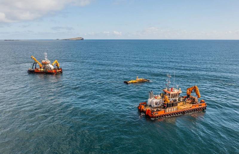 Mocean Energy’s Blue X Wave Device and Verlume’s Halo Battery Come Ashore