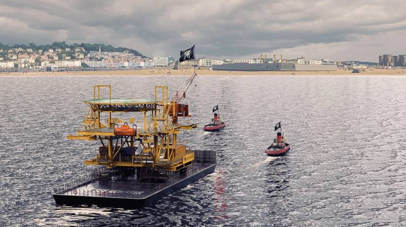 UK: SEE MONSTER Rig Arrives at Weston-super-Mare
