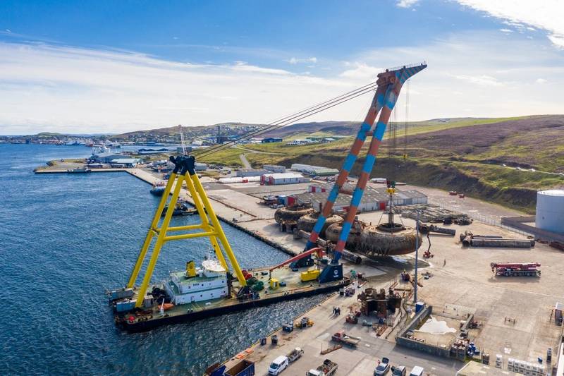 Photo: Ocean Kinetics Lifts Buchan Alpha Pontoons