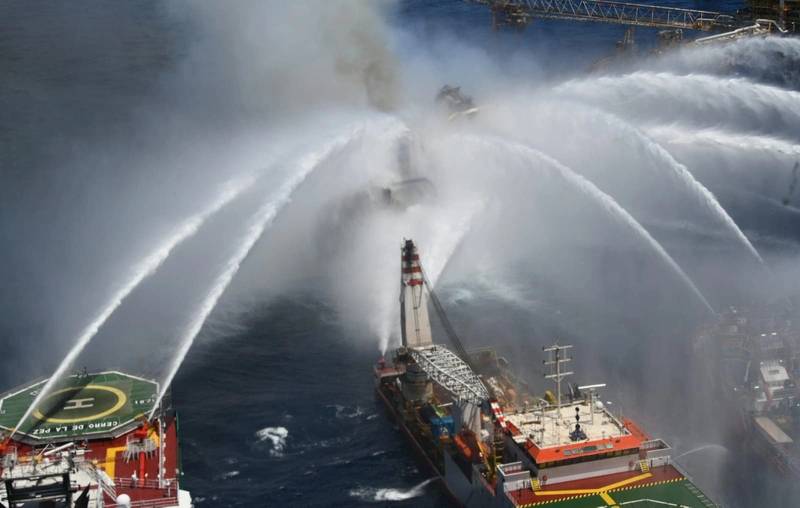 Pemex Estimates Deadly Platform Fire Shut in 700,000 Barrels of Oil