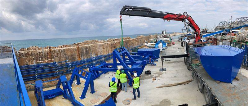 Eco Wave Power: First Floaters Arrive in Jaffa Port