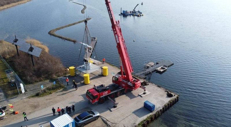 TouchWind Installs Floating Wind Prototype in Dutch Waters