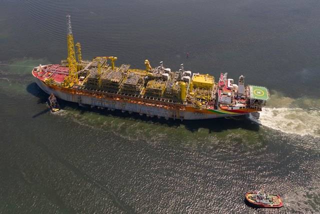 FPSO Liza Destiny Sets Sail for Guyana