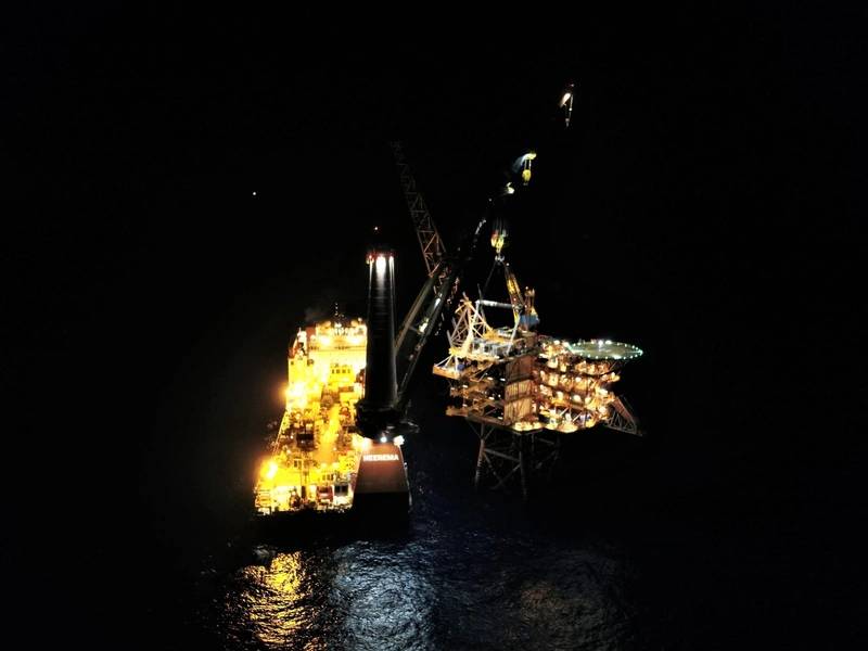 Gallery: Heerema's Aegir Installs Module on Woodside's Pluto Alpha Platform