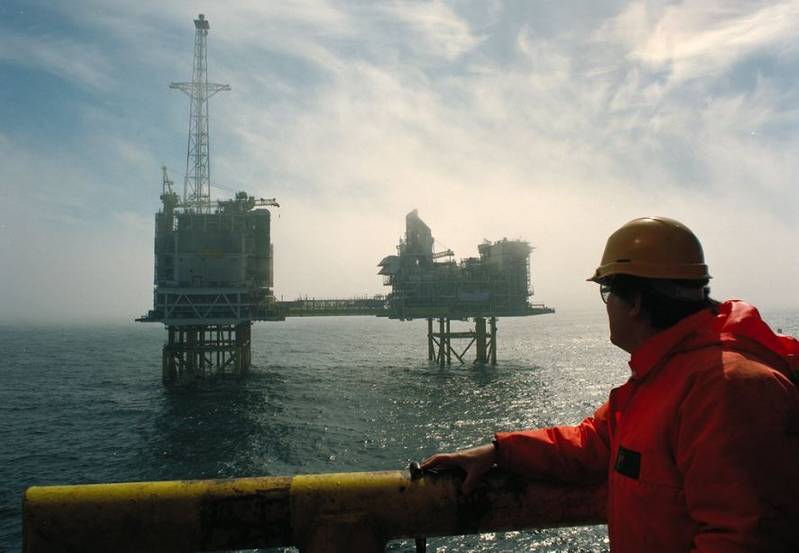 BP Evacuates North Sea Platform After Power Issue