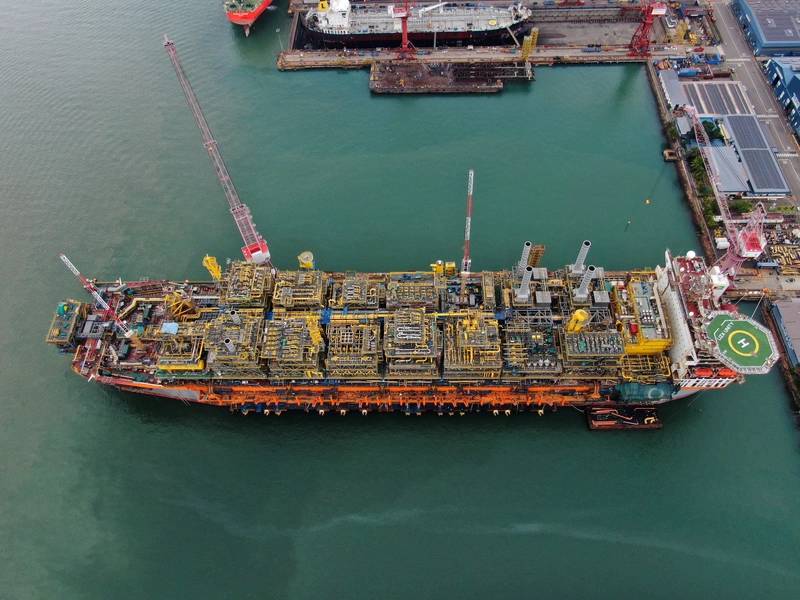 VIDEO: Topsides Modules Lifted on Guyana-bound Liza Unity FPSO
