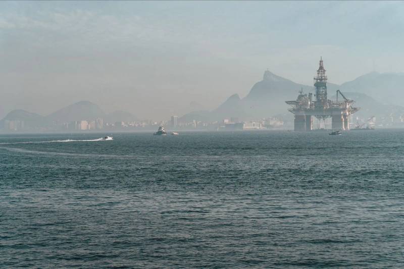 Petrobras Strikes Pre-Salt Oil Find