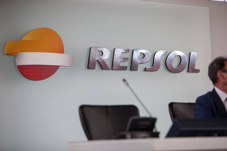 Repsol's Loss Widens on Low Prices, Writedowns