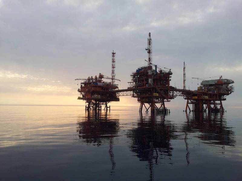 Crane Collapses on Eni Offshore Platform