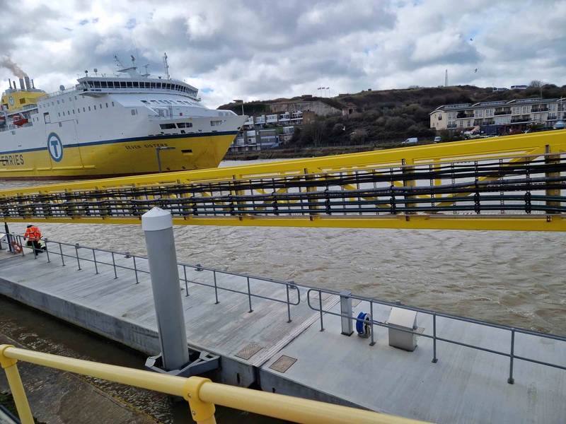 New Breakwater Installed to Support CTVs Berthing at Port of Newhaven