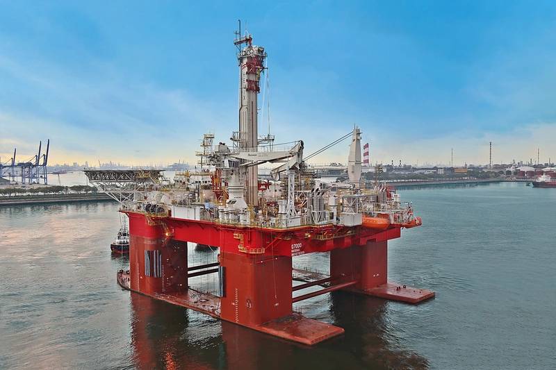 Sembcorp Delivers Q7000 to Helix
