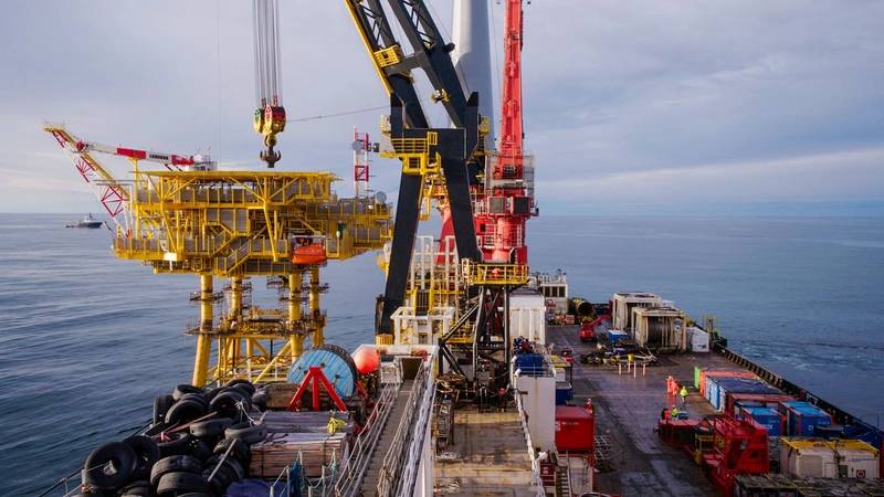 Fénix Gas Field Partners Install Production Platform Offshore Argentina